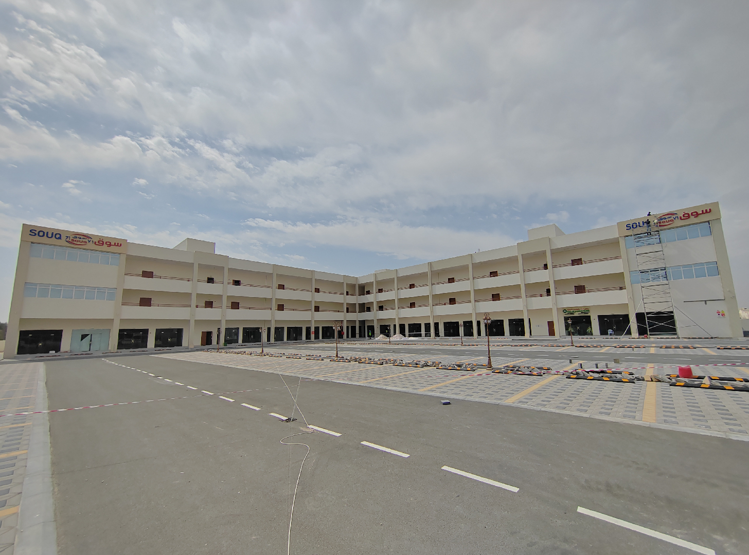 Johnson at Qatar - johnsonliftsltf.com